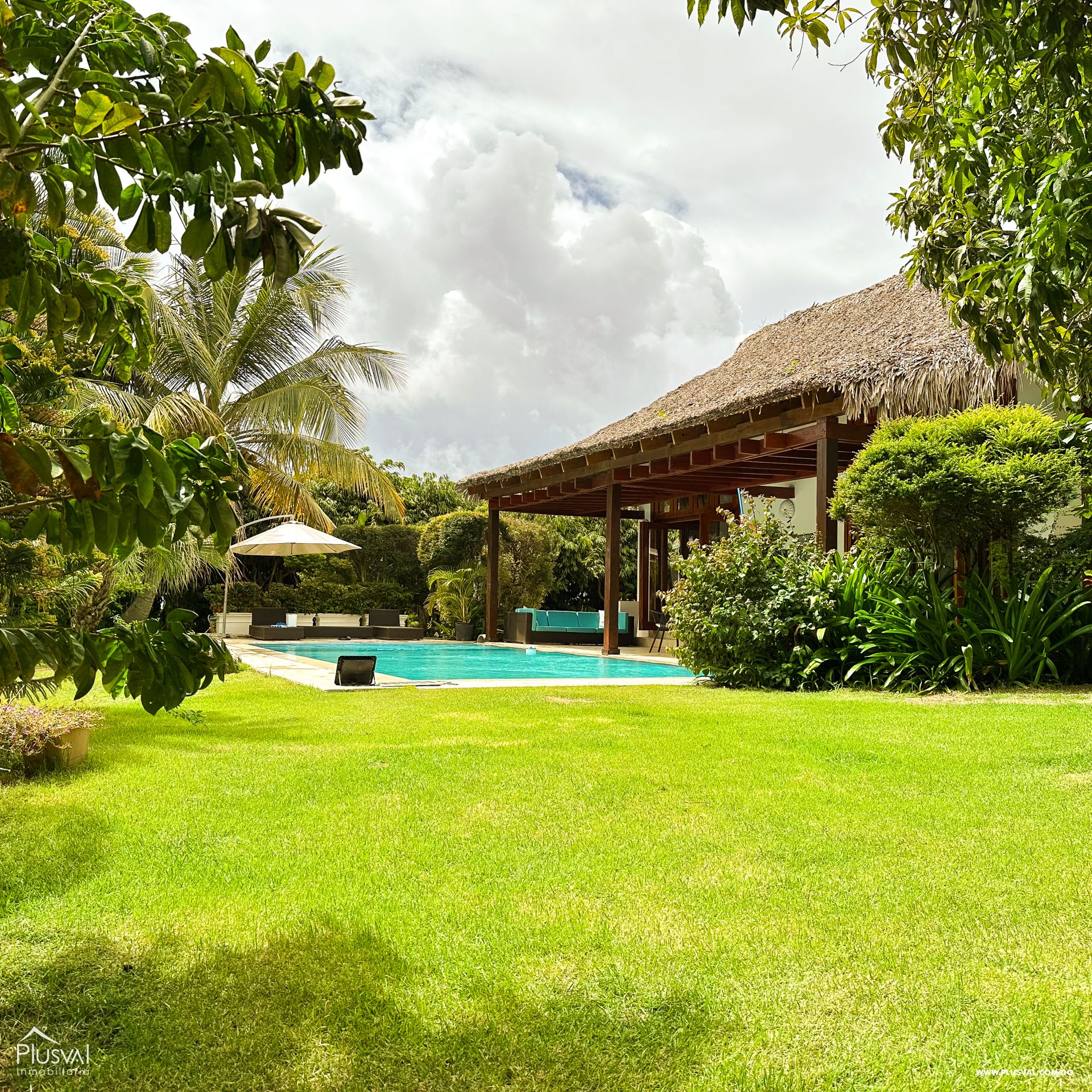Exclusiva villa de lujo en la zona de Lagunas en Capcana completamente ...